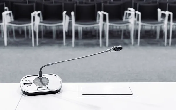 Les 7 Meilleurs Micros de Conférence pour un Son Pro