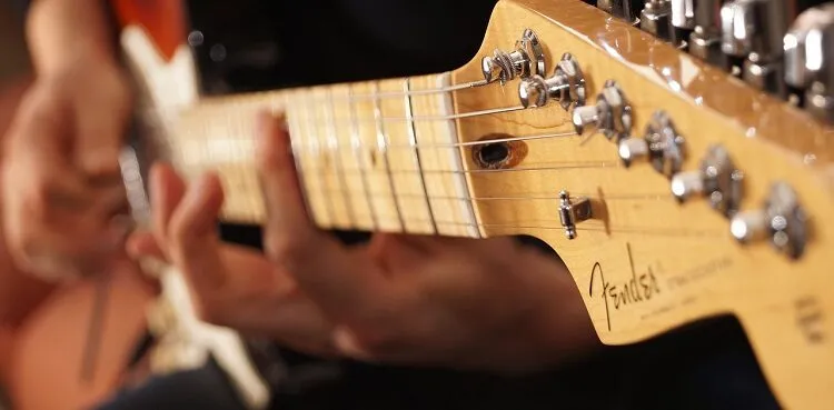 Comment Choisir une Stratocaster ? (Guide d'Achat)