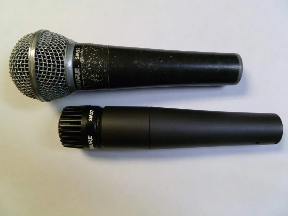 Les 7 Meilleurs Pieds de Micro pour le Studio et le Live (Comparatif)