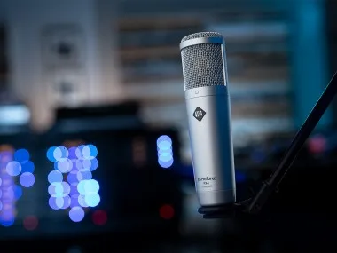 Les 7 Meilleurs Pieds de Micro pour le Studio et le Live (Comparatif)