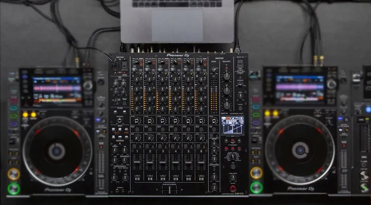 Les 8 Meilleures Tables de Mixage Pioneer (Comparatif)