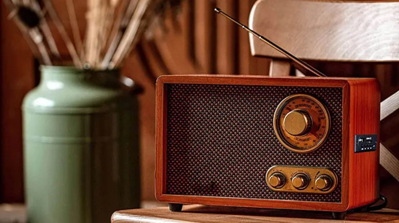 Les 13 Meilleurs Postes de Radio Vintages (Look Rétro)