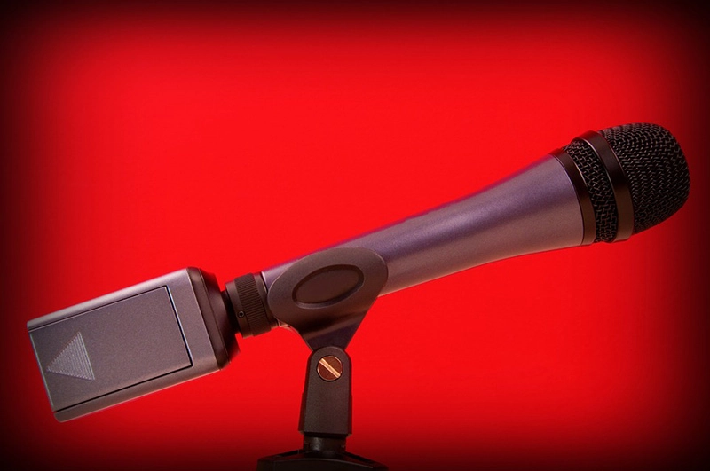 Les 7 Meilleurs Pieds de Micro pour le Studio et le Live (Comparatif)