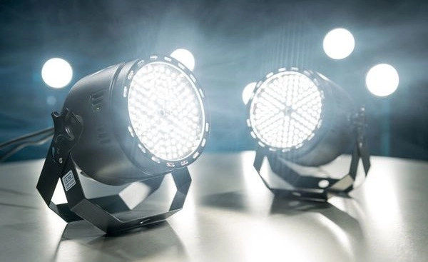 Les 7 Meilleurs Stroboscopes pour la Scène (Comparatif)