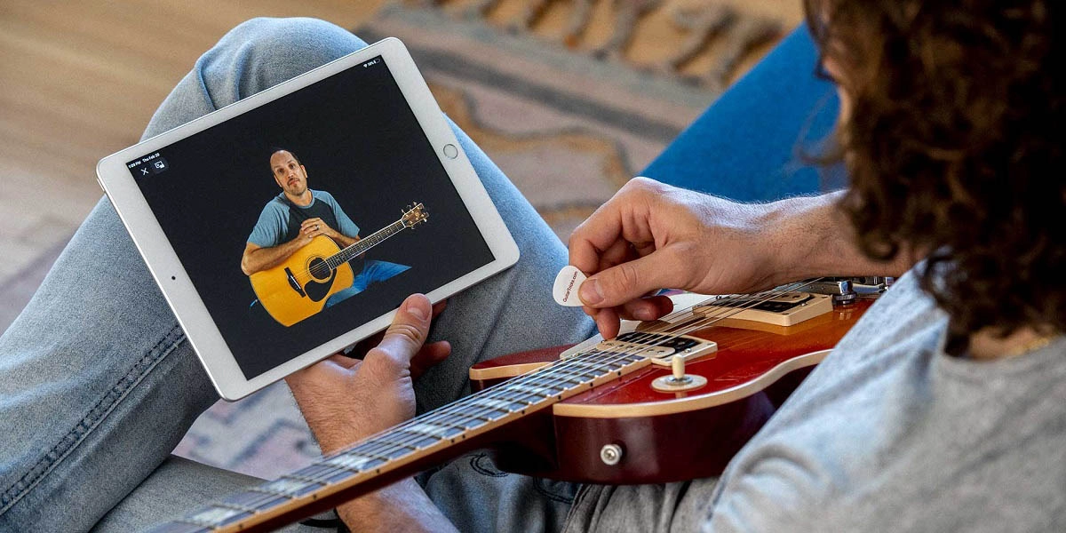 Les 12 Meilleurs Cours de Guitare en Ligne pour Débuter ou Se Perfectionner