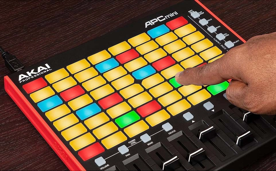 Les 7 Meilleurs Launchpads MIDI pour Lancer ses Loops