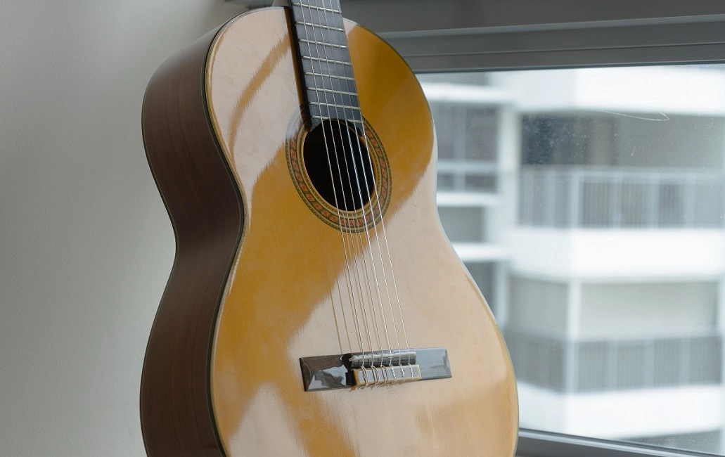 Les 7 Meilleures Marques de Guitare Classique du Moment