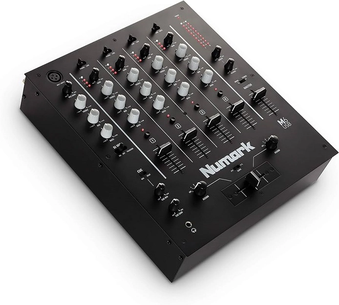 Les 5 Meilleures Tables de Mixage Numark (Comparatif)