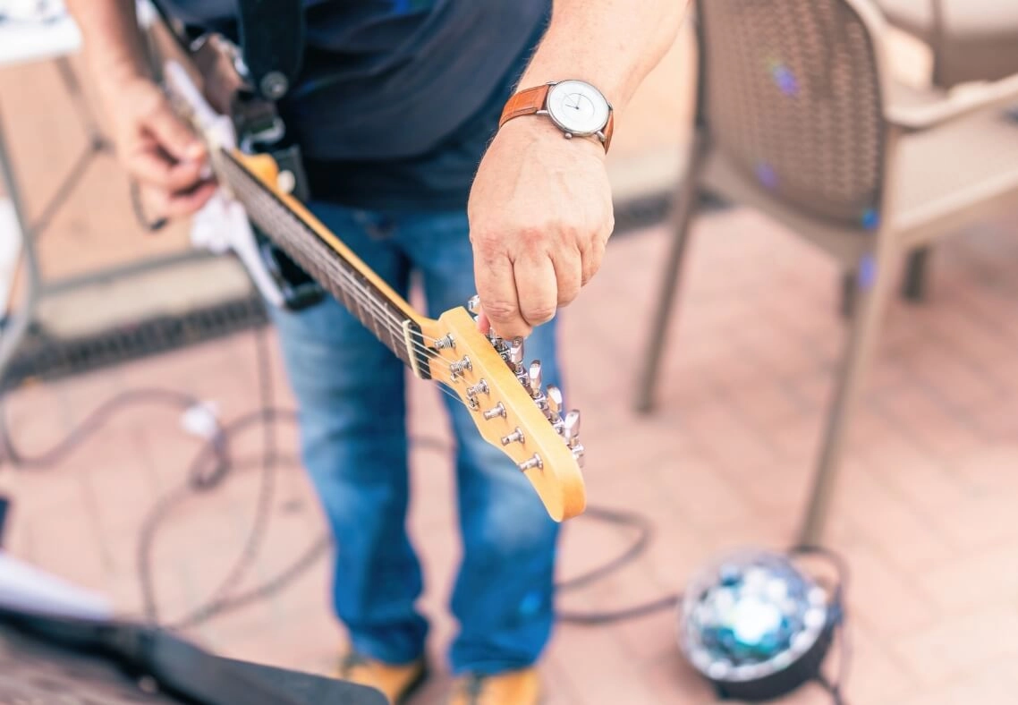 Comment Accorder une Guitare Electrique ? (Tuto Complet)