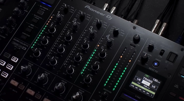 Les 8 Meilleures Tables de Mixage Pioneer (Comparatif)