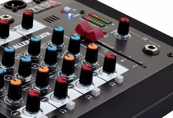 Les 6 Meilleures Tables de Mixage pour Débutant (Comparatif)